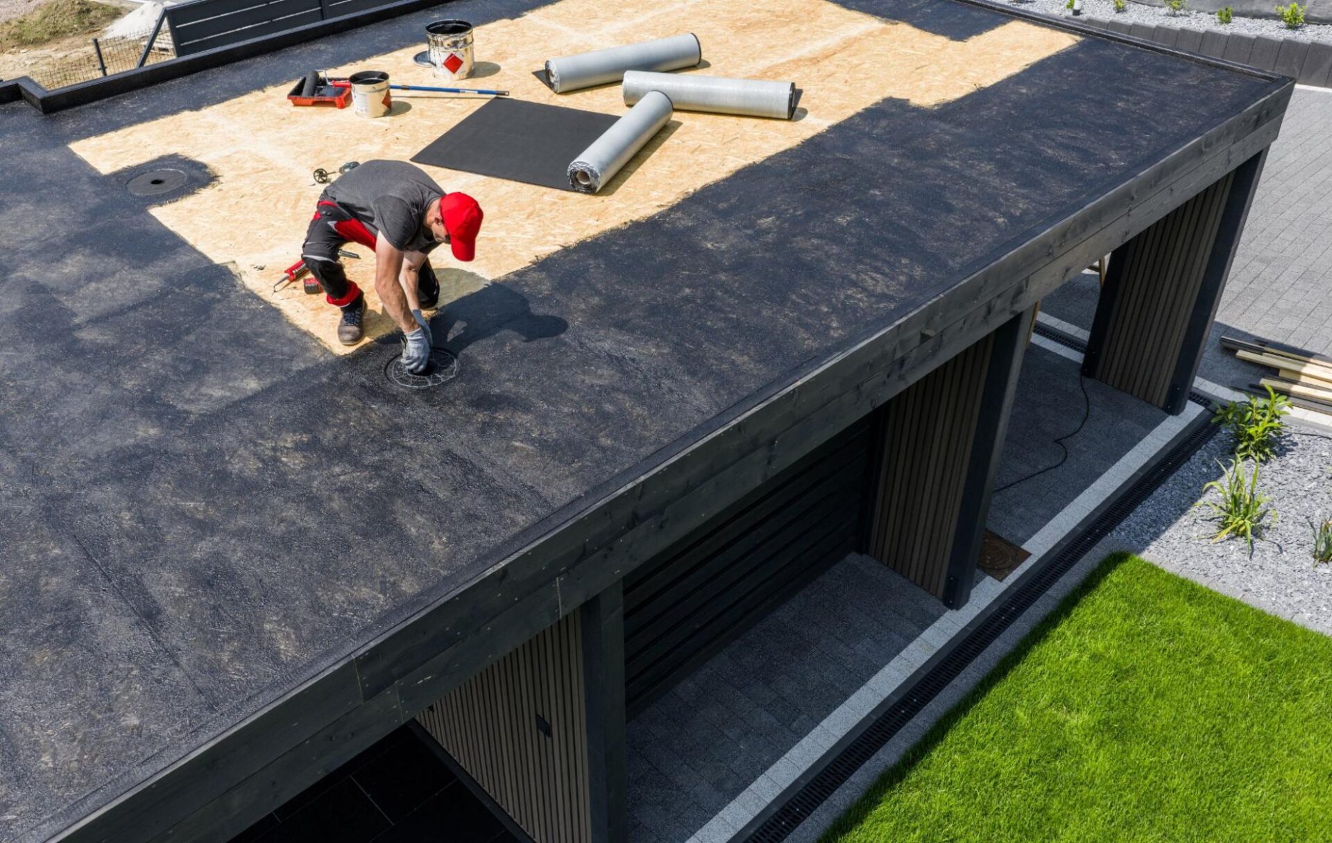 TPO vs EPDM Costs in 2025: Prices, ROI & Roofing Advice